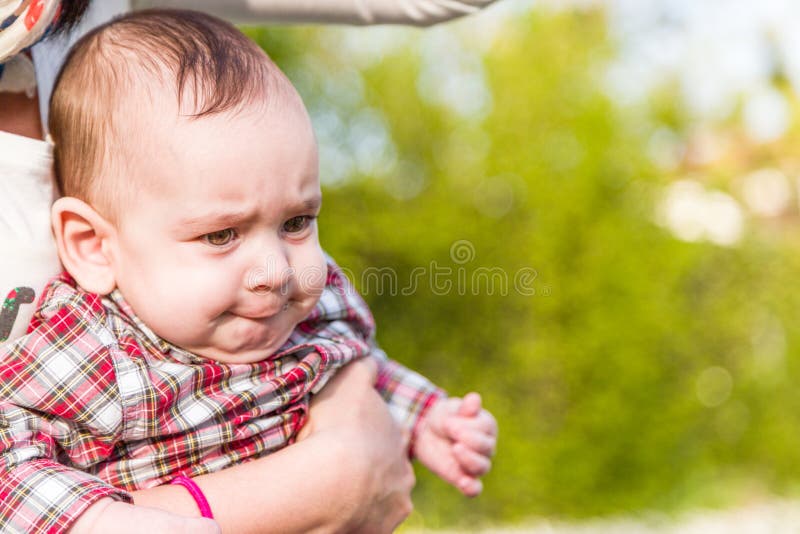 Grappig Gezicht Van Leuke 6 Maanden Baby Stock Foto - Image of aardig ...