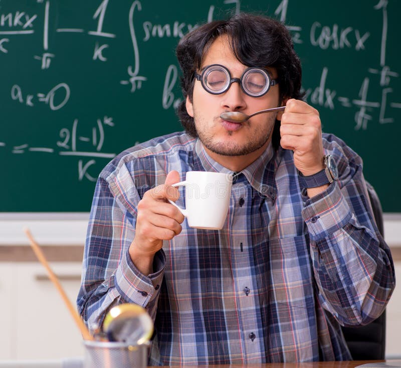 Grappige Wiskundedocent in De Klas Stock Foto - Image of humeur ...