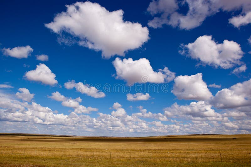 Uluru, Horizon and Clouds, Outback Australia Editorial Photo - Image of ...