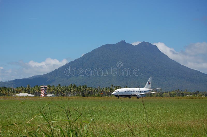 Airplane, Aircraft, Field, Sky Picture. Image: 121662984