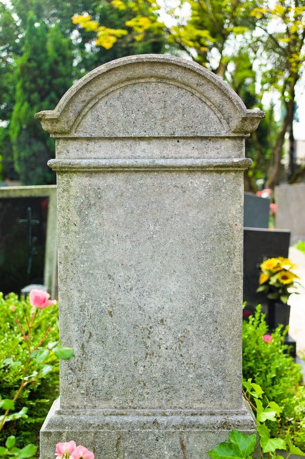 Grave stone in a cemetery stock image. Image of place - 28447489