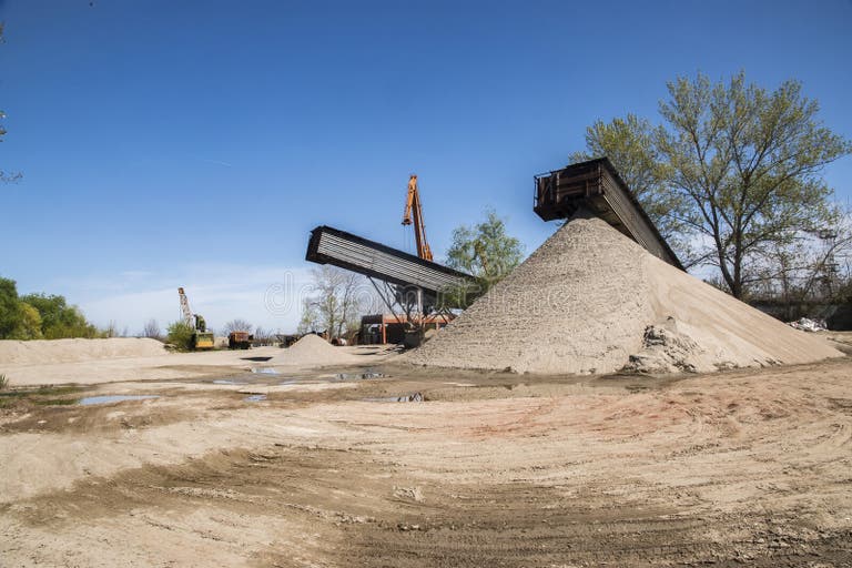 Gravel Pit Sorting Facility Editorial Photography - Image of plant ...