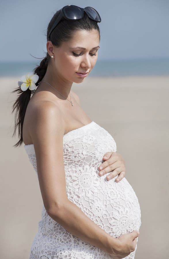 Gravid kvinna arkivfoto. Bild av fertilitet, kaukasisk - 44330452 Gravid kvinna arkivfoto. Bild av fertilitet, kaukasisk - 44330452