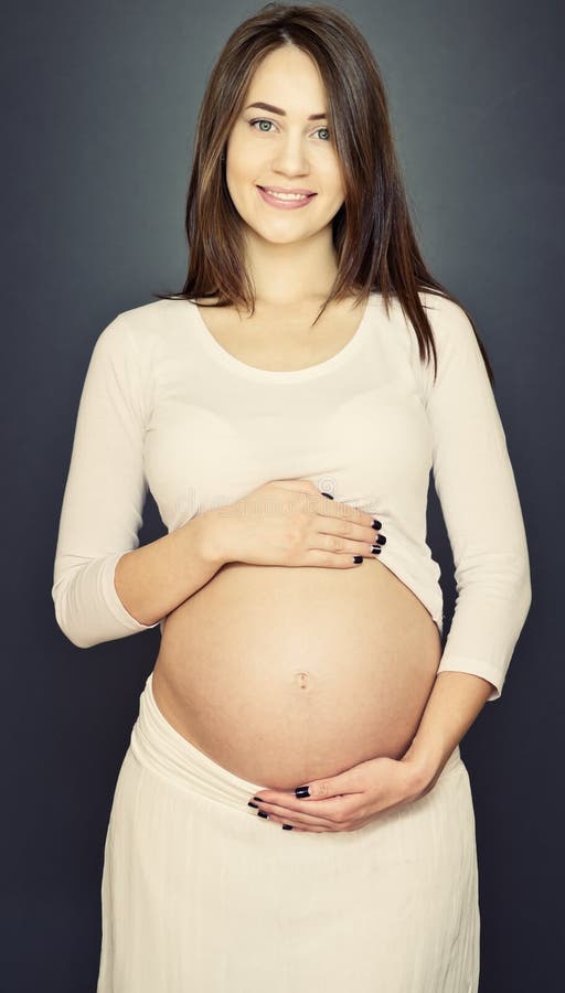 Gravid kvinna arkivfoto. Bild av mamma, folk, havandeskap - 61330224 Gravid kvinna arkivfoto. Bild av mamma, folk, havandeskap - 61330224