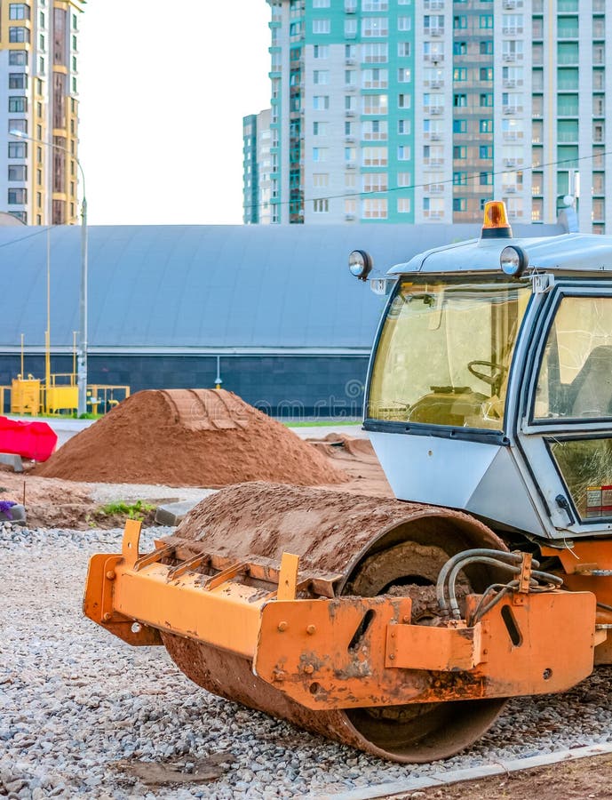 Gravier De Compactage De Rouleau Pour La Route Photo stock - Image du ...