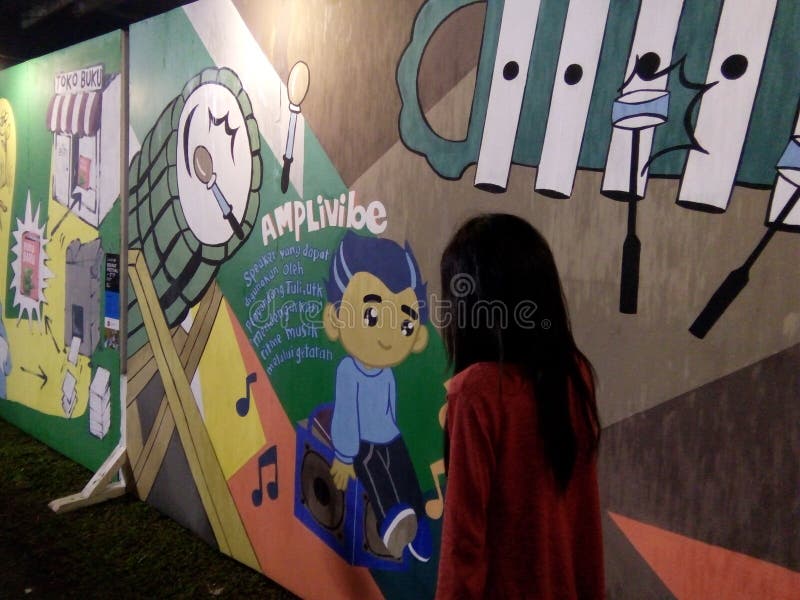 Gravity editorial photo. Image of messages, paintings - 115463721