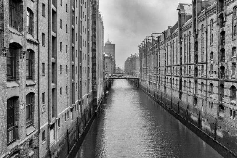 Gray-scale Shot of the River with a Building on the Side in Hamburg ...