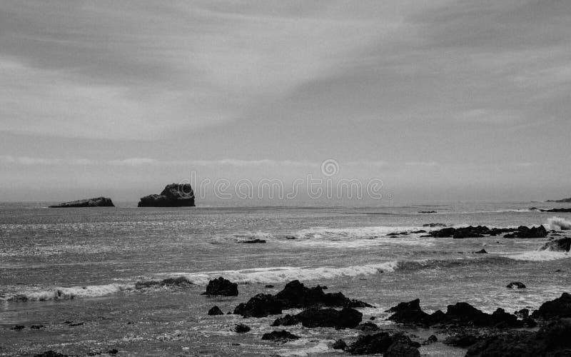 Grayscale California Coastal View of the Pacific Ocean Waves Stock ...