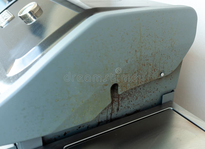 Grease Dripping on the Outside of the Grill Lid from Using the Side ...