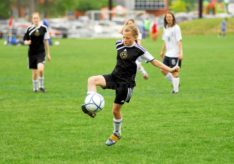 Great footwork! editorial stock photo. Image of kids - 18691448
