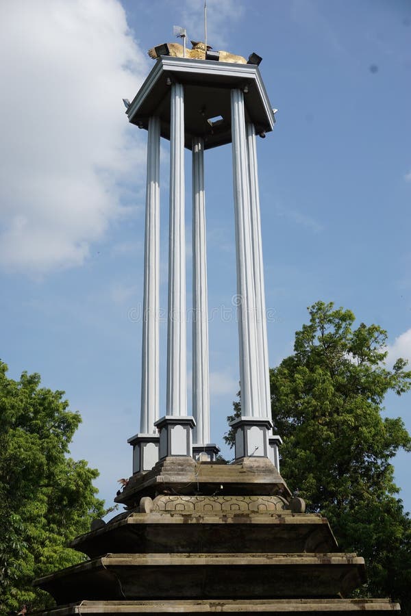 The Great Monument on Alun Alun Tulung Agung Editorial Stock Image ...