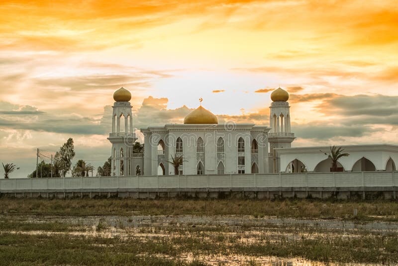 Great Mosque for the Religion of Islam Stock Photo - Image of minaret ...