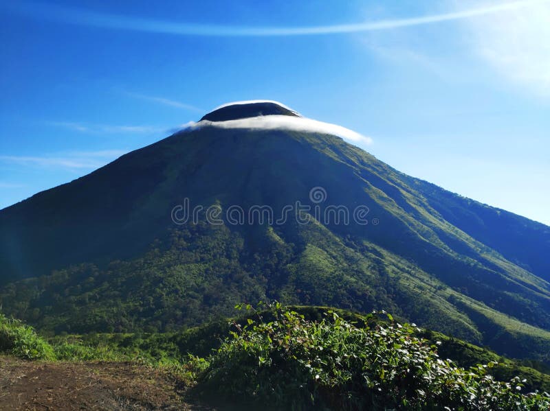 The Great Mountain and Sky View Stock Image - Image of view, mountain ...