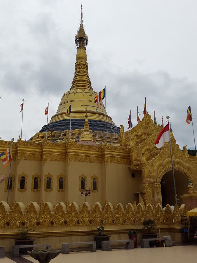 Buddhist place to pray editorial photo. Image of building - 200681486