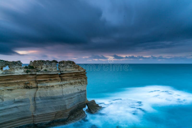 Great Ocean Road Single Rock Formation and Frothy Aqua Ocean Water ...