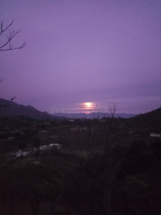 A Great Picture of the Sky, Simple and with a Little Bit of the Moon ...