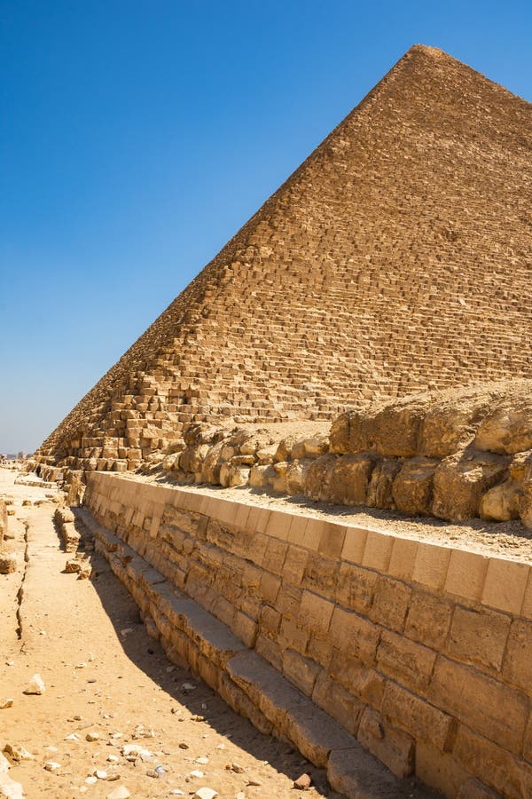The Great Pyramid of Giza Pyramid of Khufu or the Pyramid of Cheops is ...