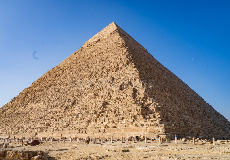 The Great Pyramid of Khufu in Giza Editorial Photography - Image of ...