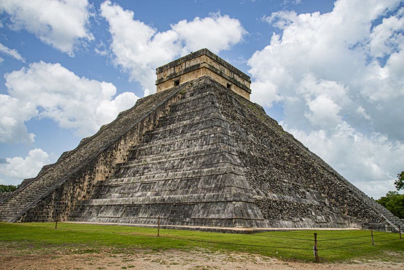 The Great Pyramid of Kukulkan at the Center of Chichen Itza Stock Image ...