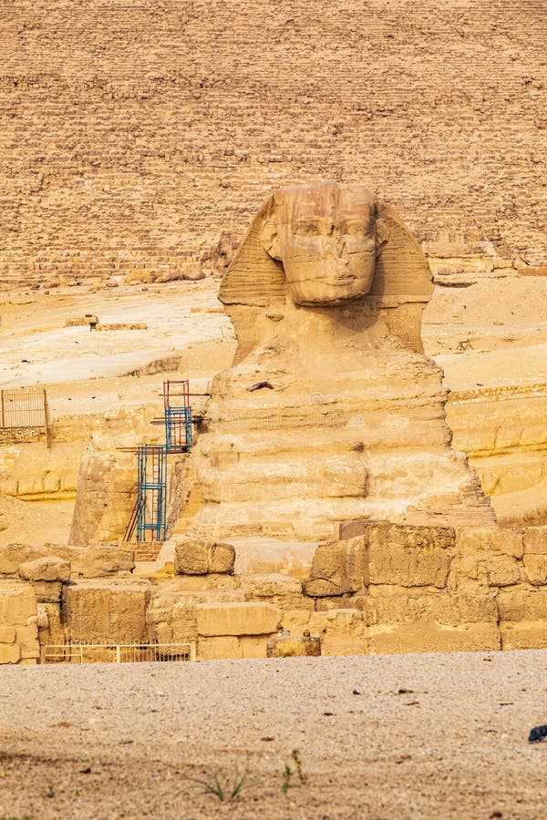 Great Sphinx of Giza in Front of the Pyramid of Khafre in Giza Stock ...