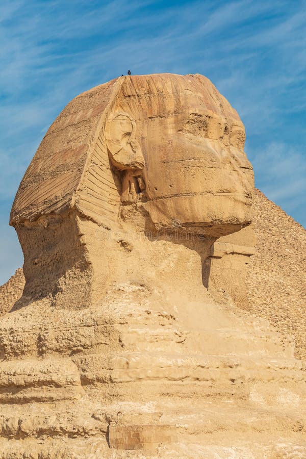 Great Sphinx of Giza in Front of the Pyramid of Khafre in Giza Stock ...