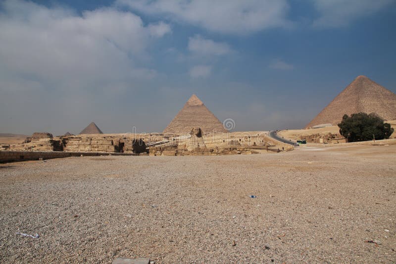 Great Sphinx and Pyramids of Ancient Egypt in Giza, Cairo, Africa Stock ...