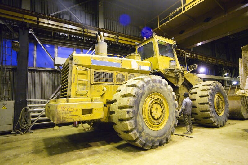 Great tracktor stock image. Image of land, machinery, dump - 3168987