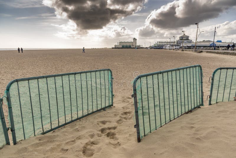Wellington Pier Great Yarmouth Seafront Stock Image - Image of ...