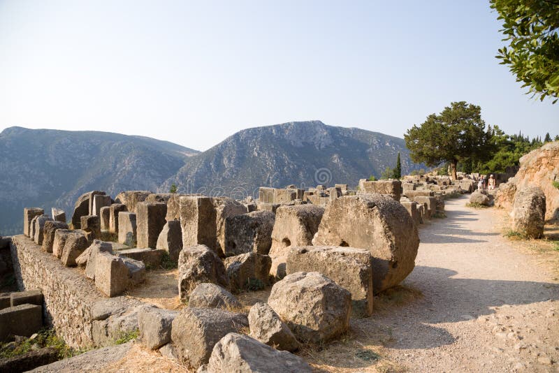 Grecia. Delphi. Ruinas imagen de archivo. Imagen de paisaje - 34574209