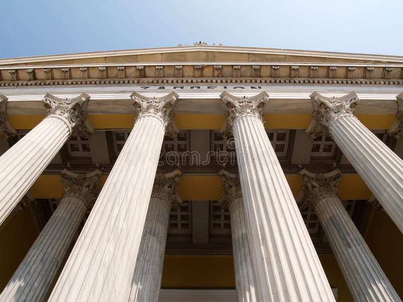 Greckie kolumny obraz stock. Obraz złożonej z kolumna - 5082315