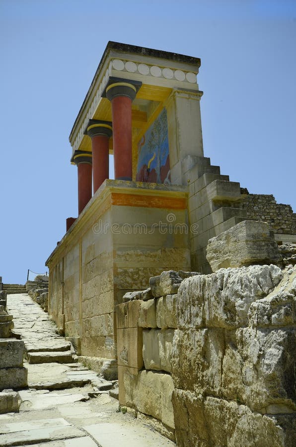 Crete knossos temple stock image. Image of stone, bull - 4167877