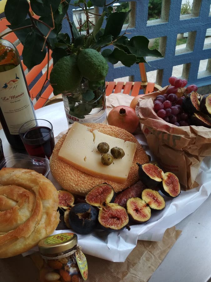 Christmas Table Setting at Sea Stock Image - Image of christmas, empty ...