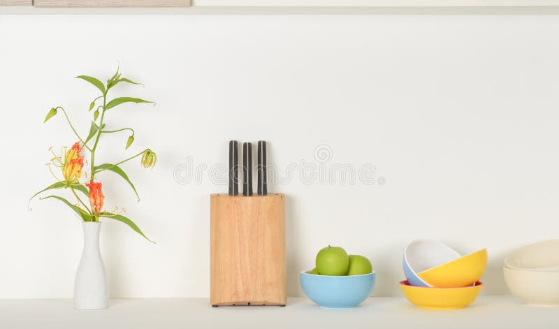 Green Apple in the Bowl on the Counter Stock Image - Image of bowl ...