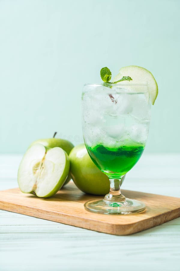 Green apple soda stock image. Image of tonic, freshness - 128216375