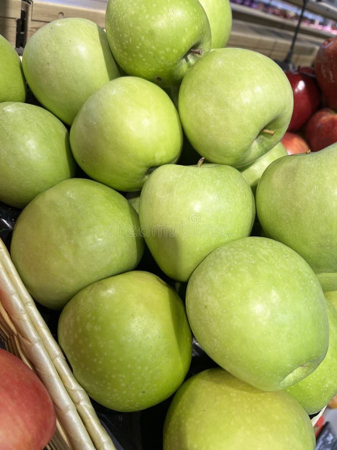 Green Apples stock image. Image of basket, selling, healthy - 260665965