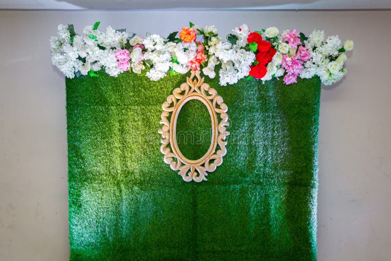 Green Artificial Grass Based Wedding Stage. Stock Image - Image of ...