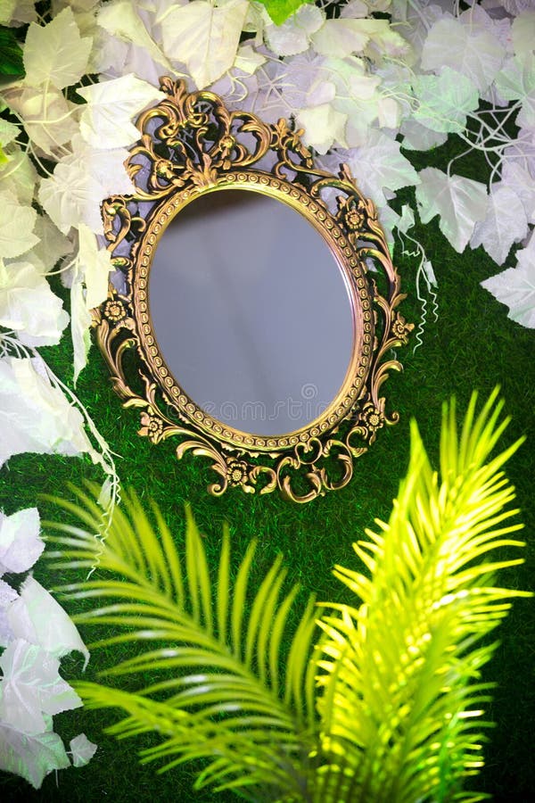 Green Artificial Grass Based Wedding Stage. Stock Photo - Image of ...