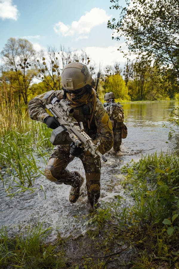 Green Berets Soldiers in Action Stock Image - Image of quiet, army ...