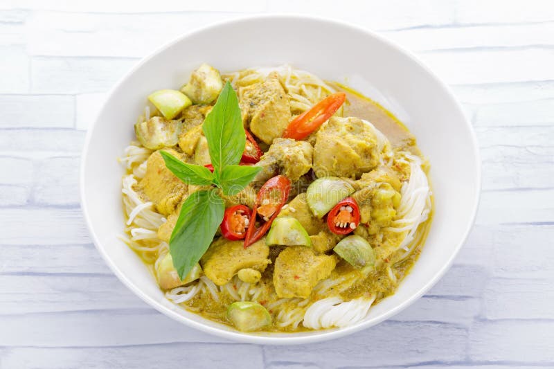 Green Curry Chicken with Rice Noodles Stock Photo - Image of meal ...