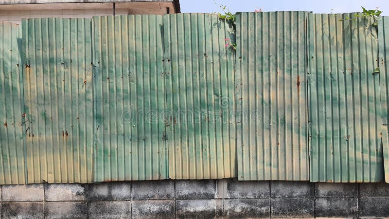 Green Galvanized Wall Texture, Green Galvanized Wall with Rusty Brown ...