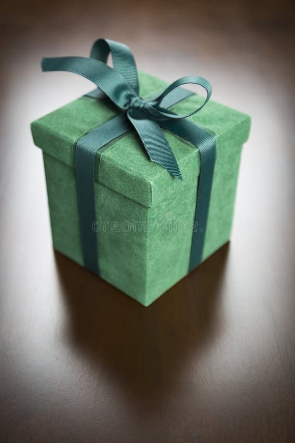 Green Gift Box Ribbon Bow Resting Wood Stock Photos - Free & Royalty ...