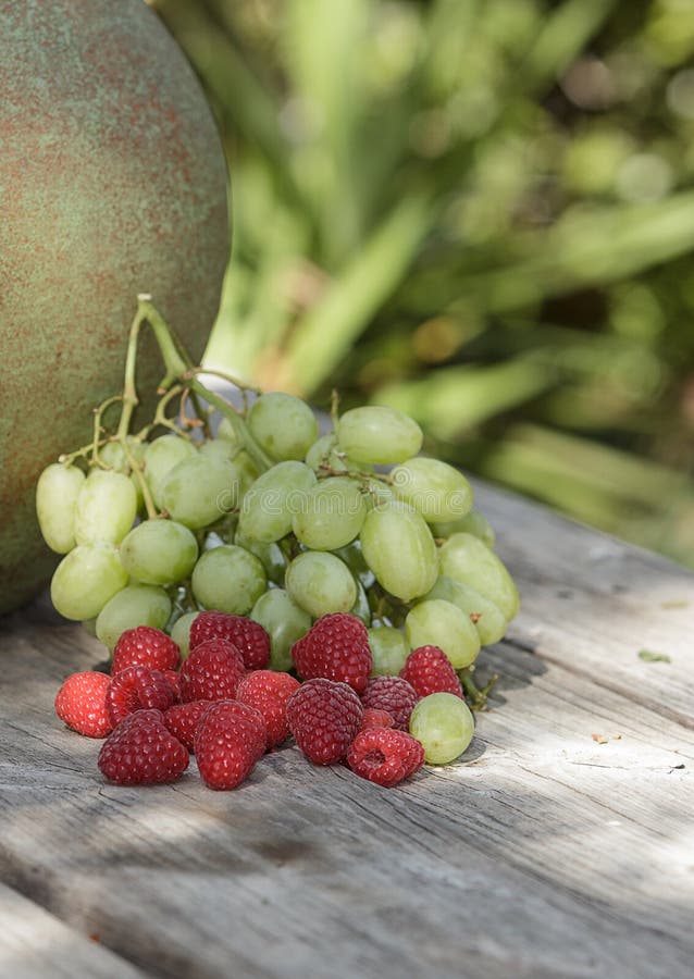 Green Grapes and Raspberries Stock Image - Image of nature, snack: 58999957