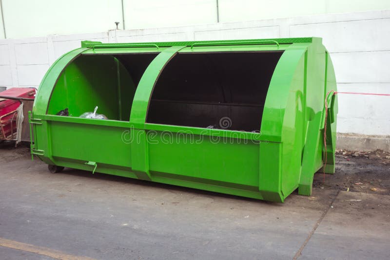 Green Large Metal Recycling Dumpster, Rusty Old Dumpster Behind Stock ...