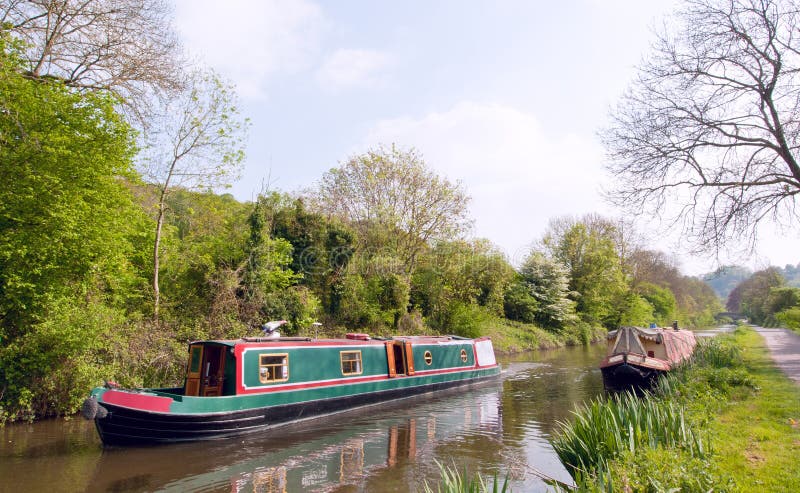 Green Narrowboat Picture. Image: 19770157