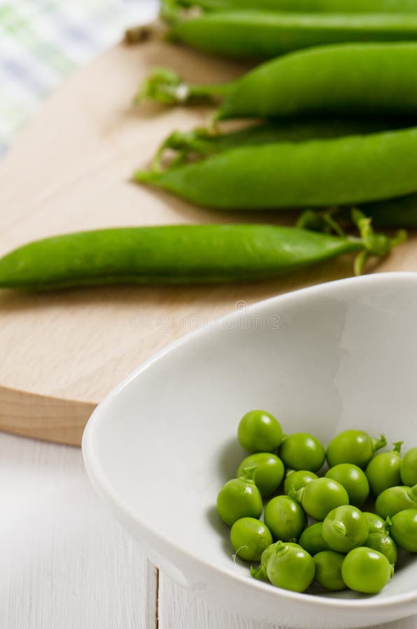 Green peas stock image. Image of ripe, growth, food, diet - 32529461