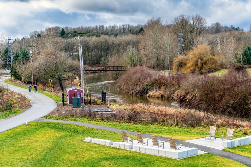 Green River and Trail 2 stock image. Image of kent, bridge - 304938297