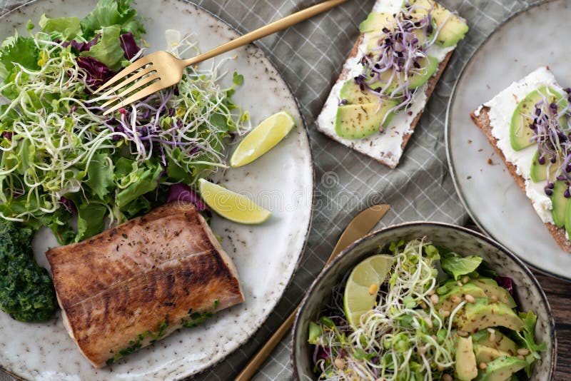 Green Salad with Avocado, Fish and Spinach Stock Image - Image of meal ...