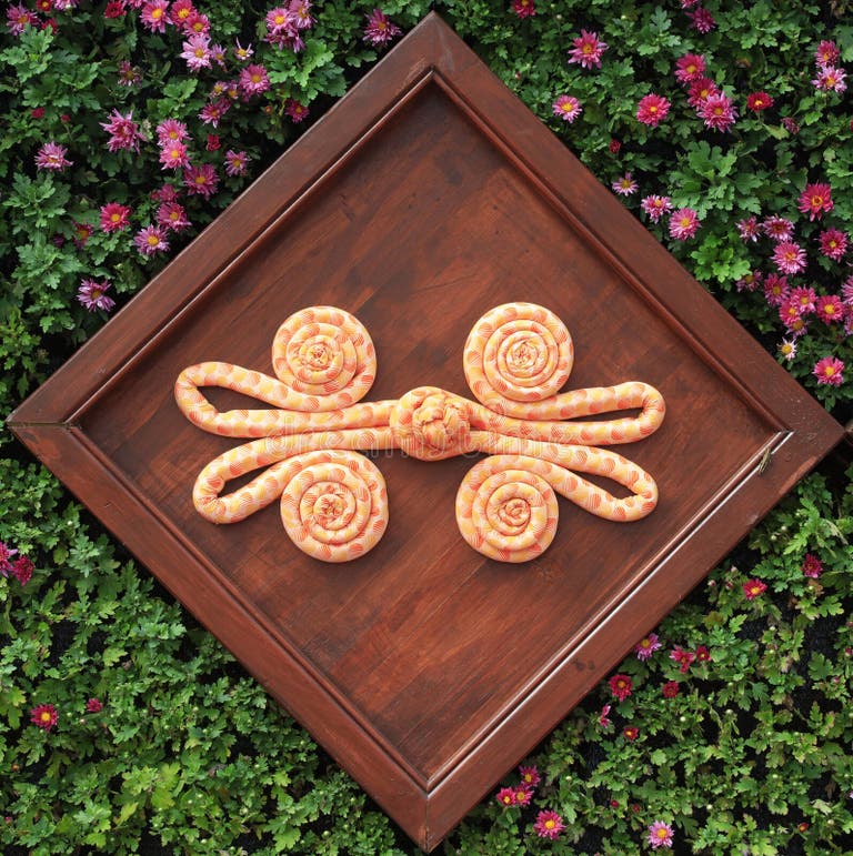 Green Sculpture of Chinese Traditional Loop Shape Stock Photo - Image ...