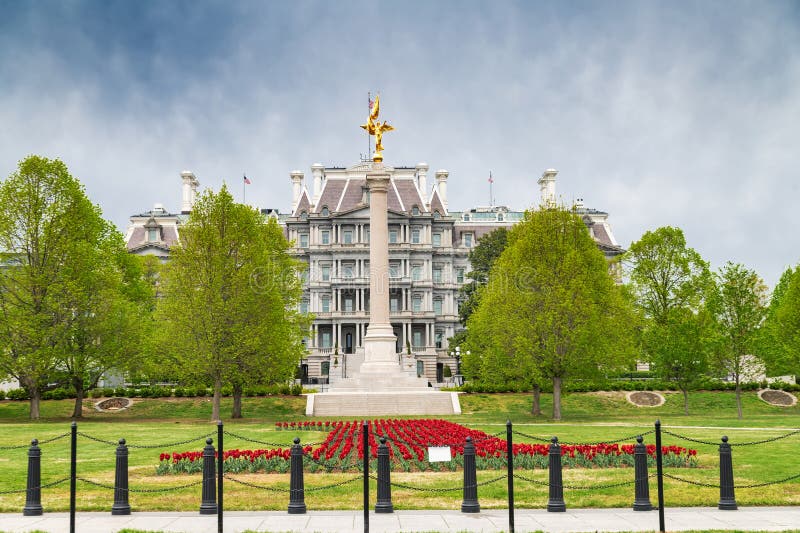 Green Streets and Pompous Architecture in Downtown Washington, D.C ...