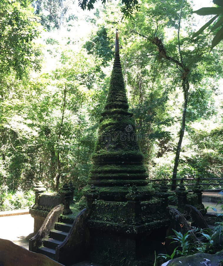 Green temple stock image. Image of gold, asian, bangkok - 16917641